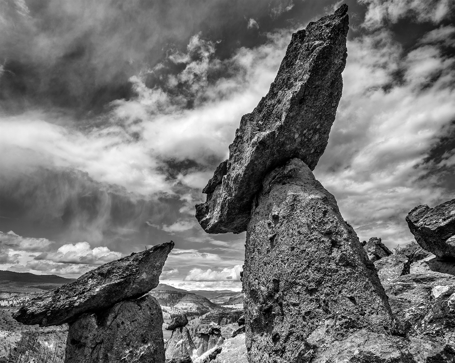 BALANCED ROCKS, OREGON - Augen Gallery